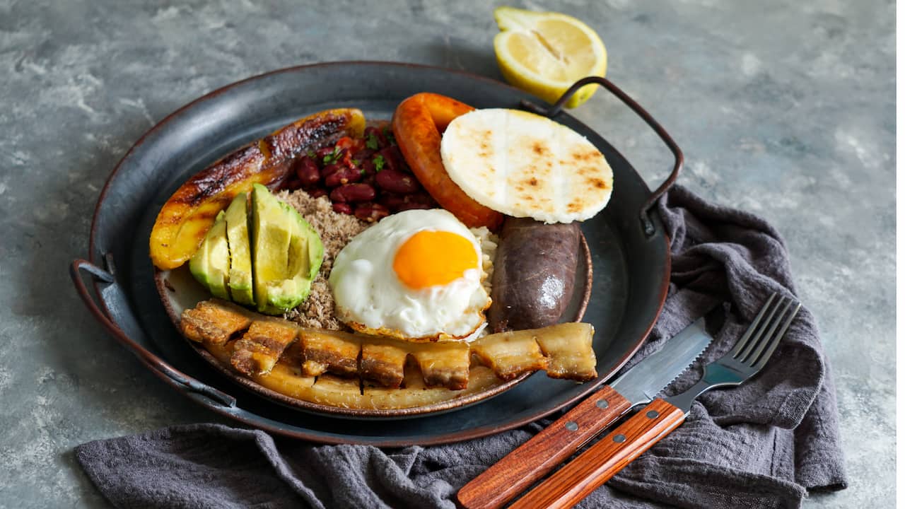 ℹ El delicioso sabor de la tradicional Bandeja Paisa: Explorando la ...
